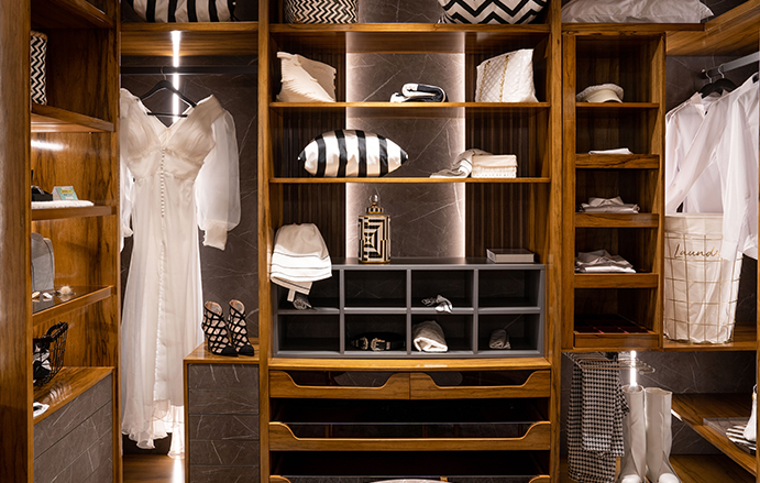 The Best Dressing Room Online | Art House